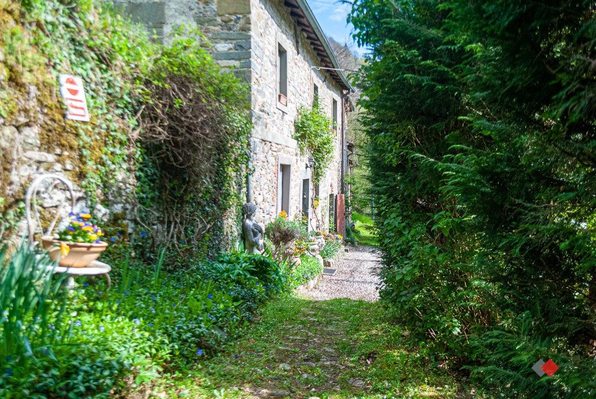 Casa indipendente in vendita a Camporgiano