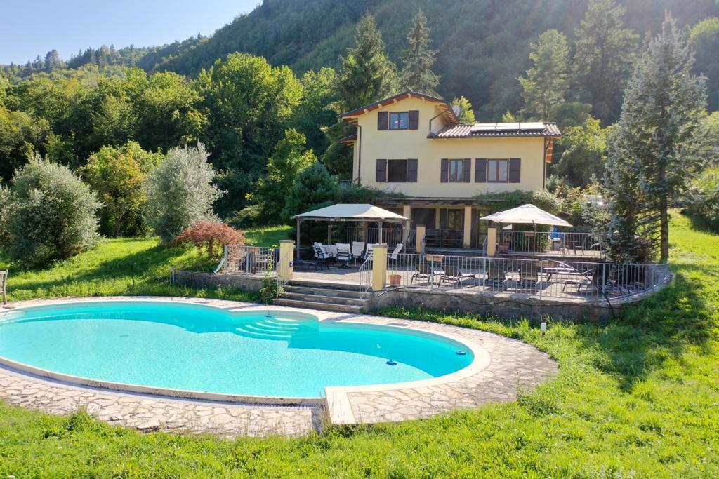 Villa in vendita a Camporgiano