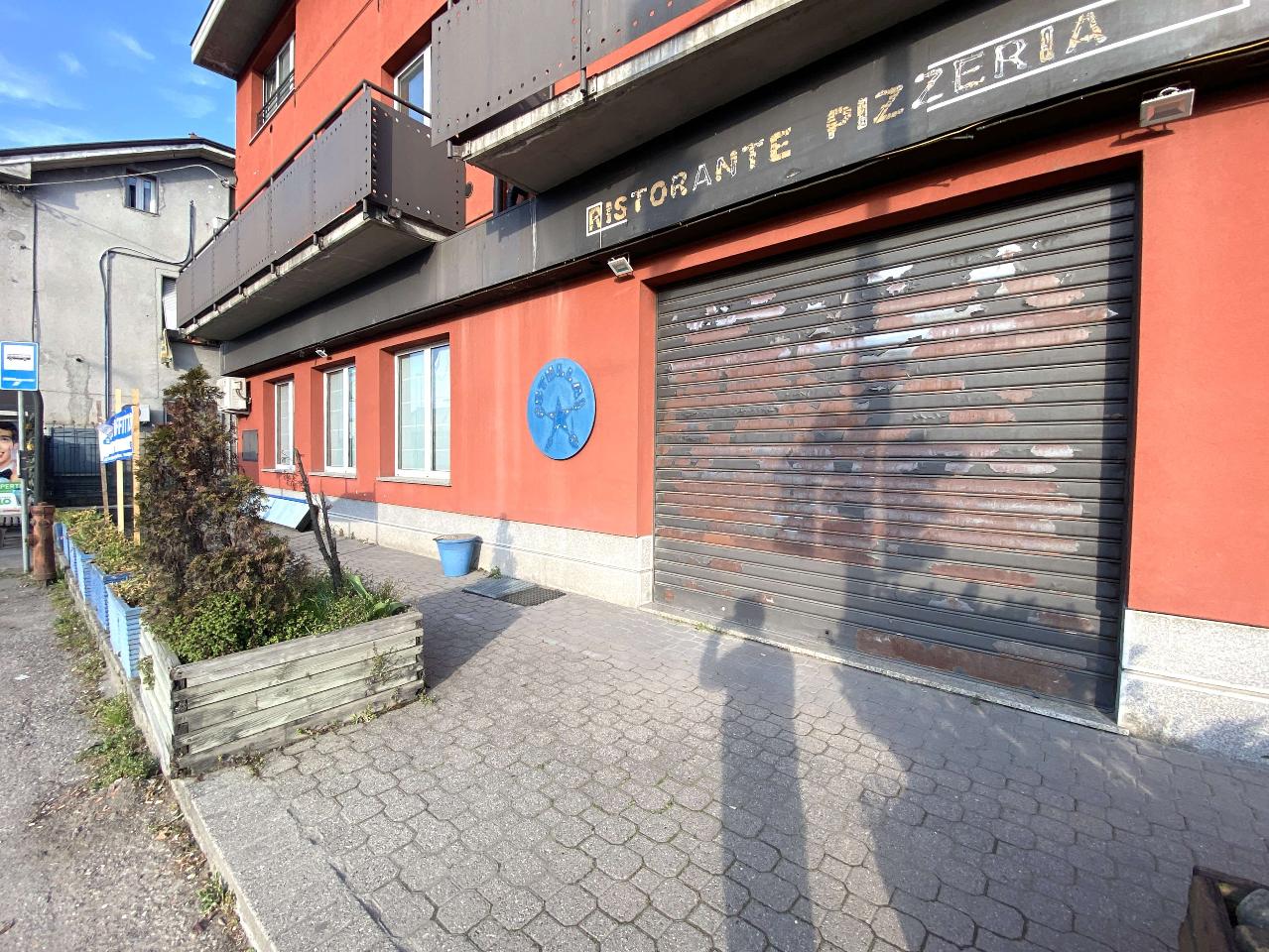 Negozio in affitto a Cantu'