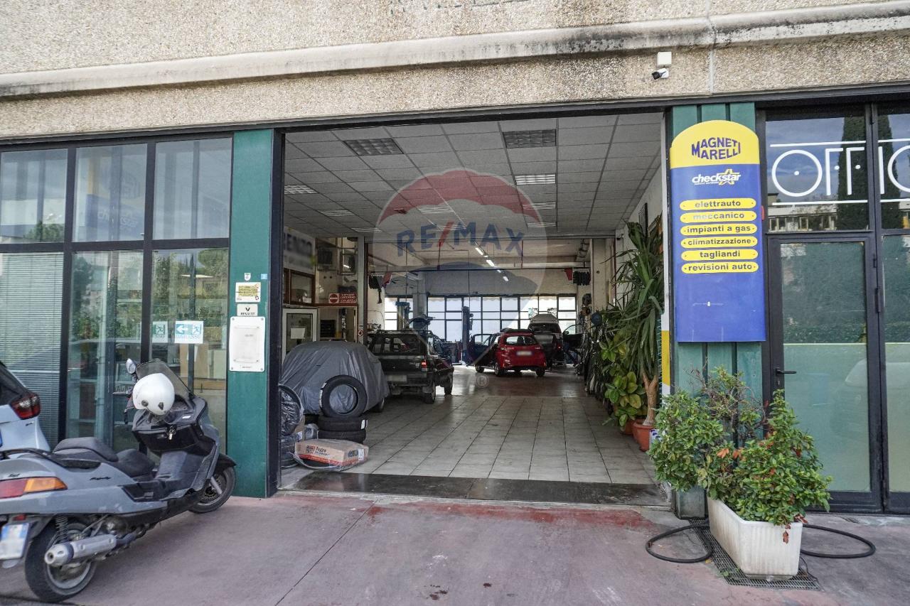 Capannone in vendita a Siena