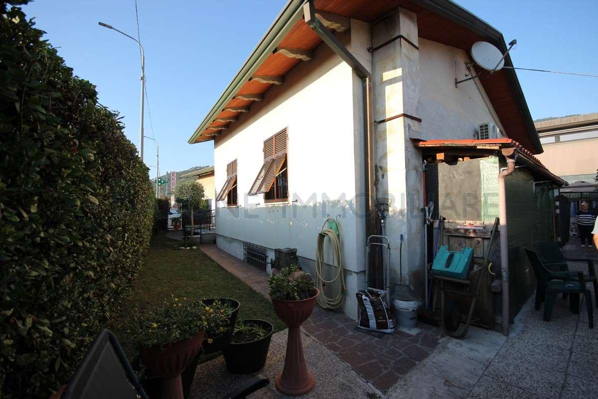 Villa unifamiliare in vendita a Montignoso