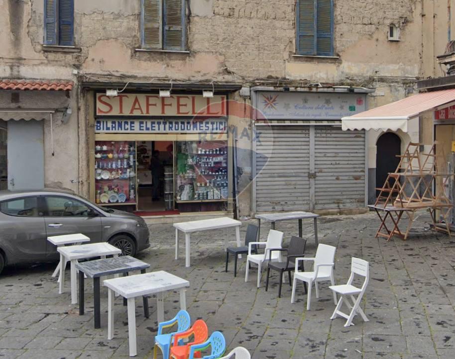 Negozio in affitto a Napoli