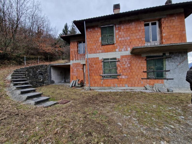 Villa in vendita a Varese Ligure