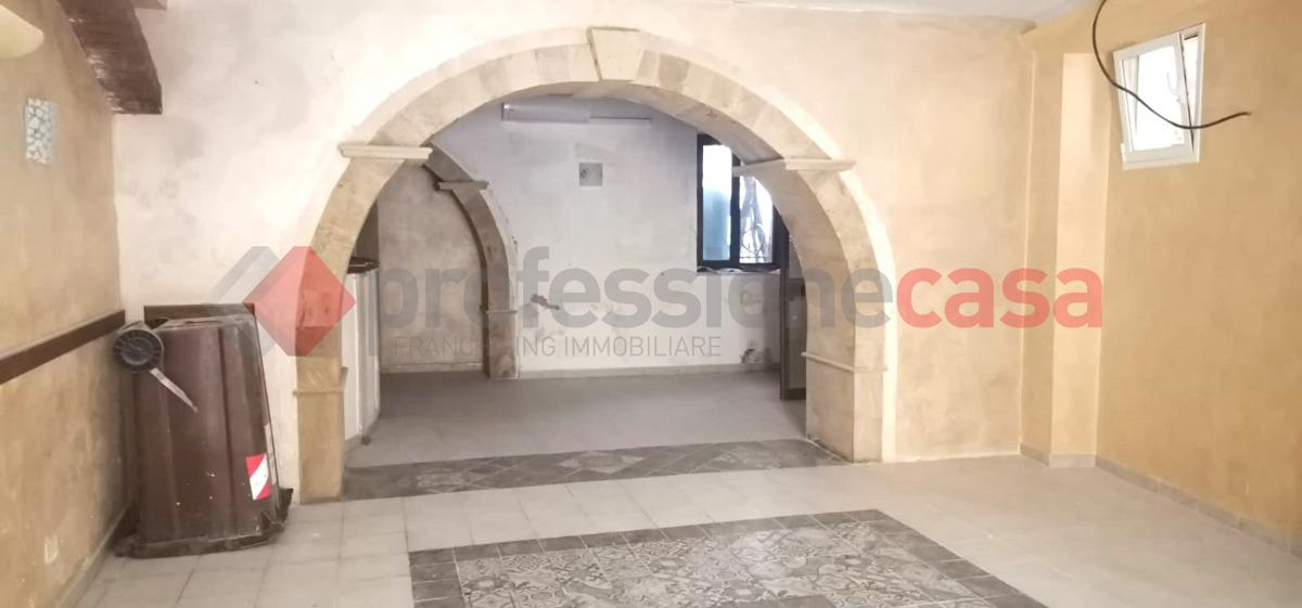 Negozio in affitto a Siracusa