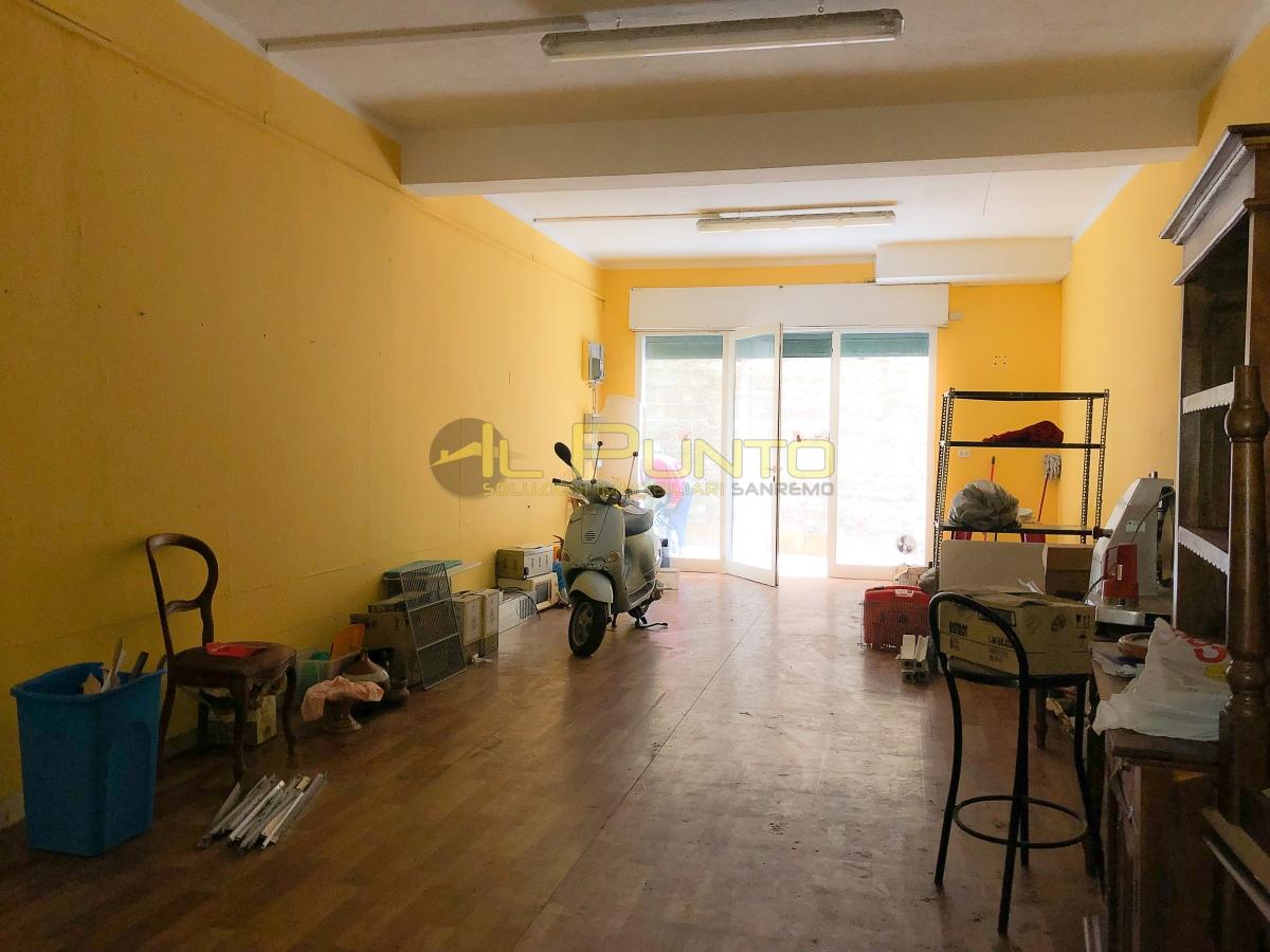 Magazzino in vendita a Sanremo