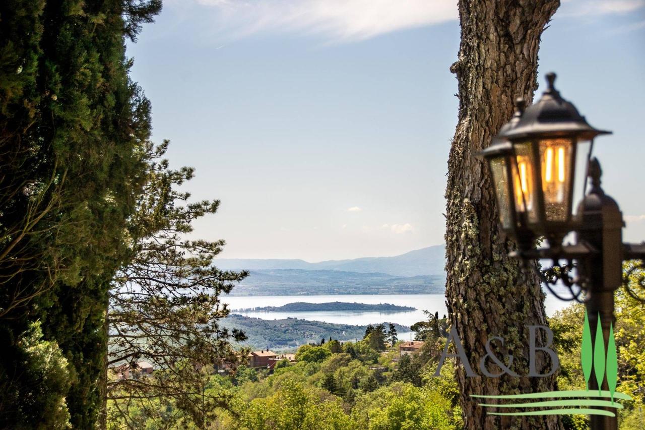 Villa in vendita a Passignano Sul Trasimeno