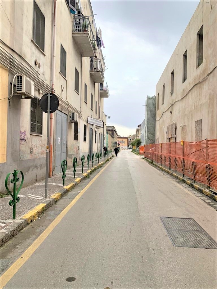 Negozio in affitto a Napoli