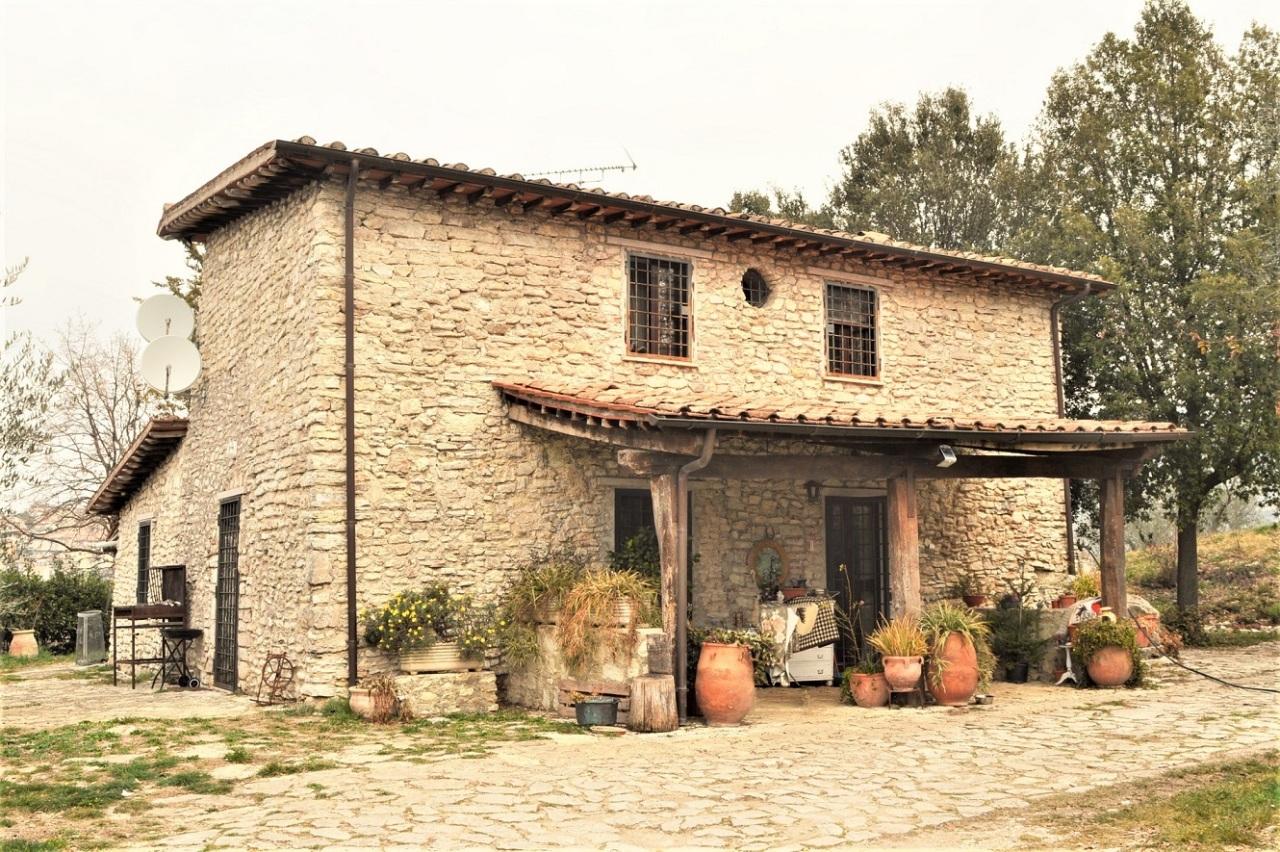 Rustico in vendita a Poggio Moiano