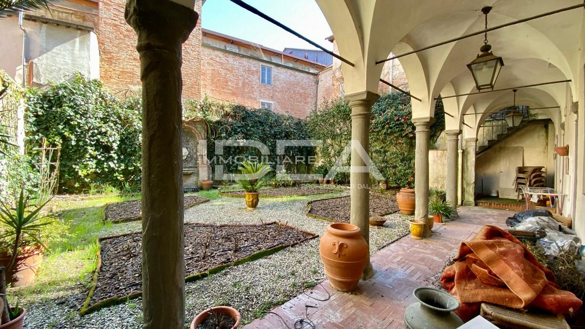 Appartamento in vendita a Lucca