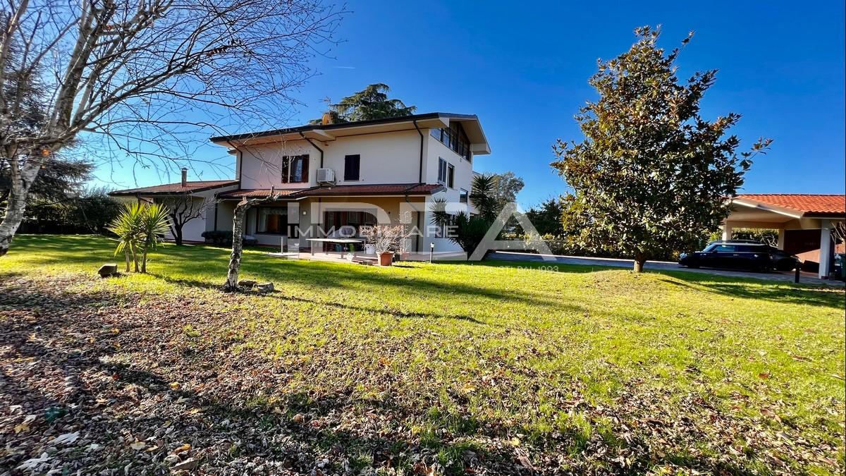 Villa in vendita a Lucca