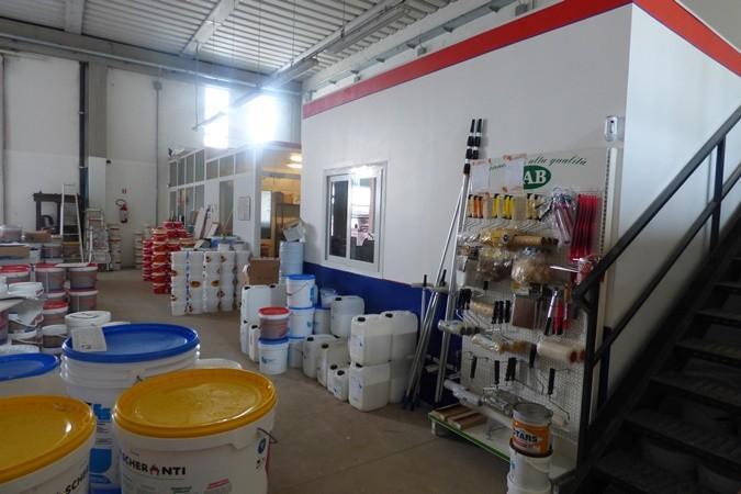 Capannone in vendita a Lucca