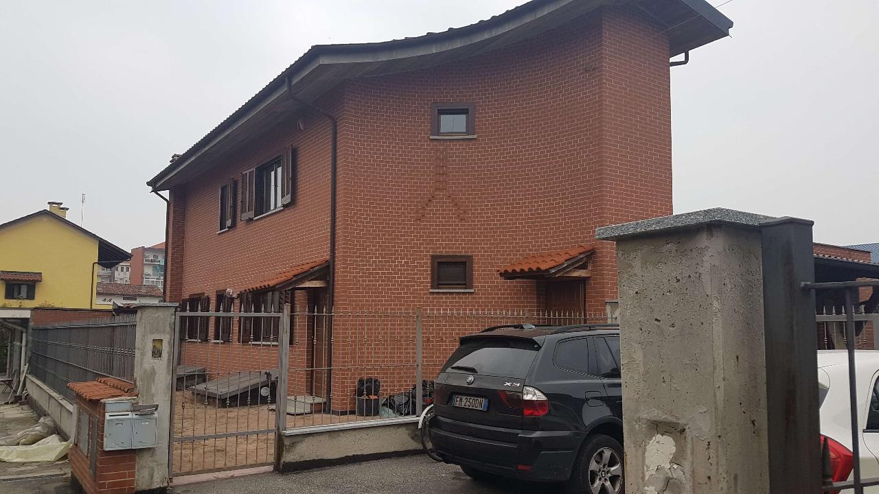 Villa bifamiliare in vendita a Cirie'