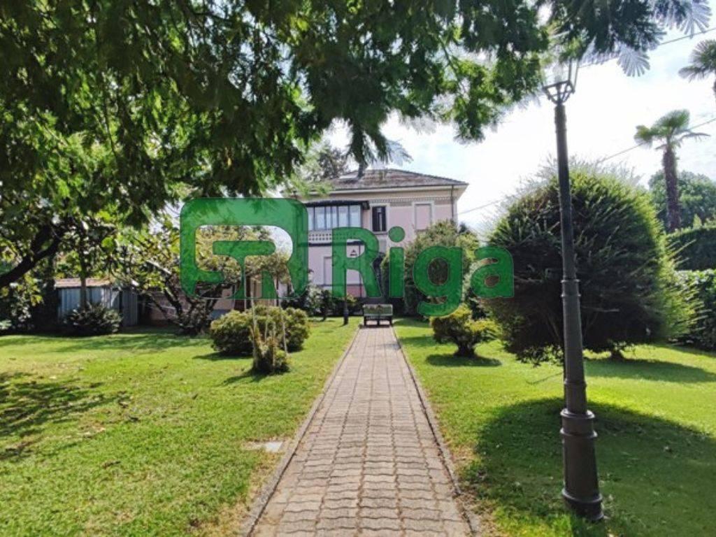 Villa in vendita a Luino