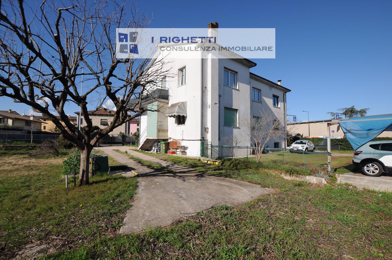 Appartamento in vendita a Villafranca Di Verona