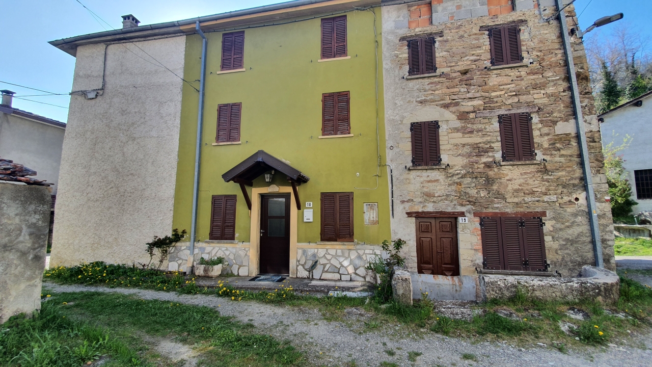 Terratetto unifamiliare in vendita a Farini