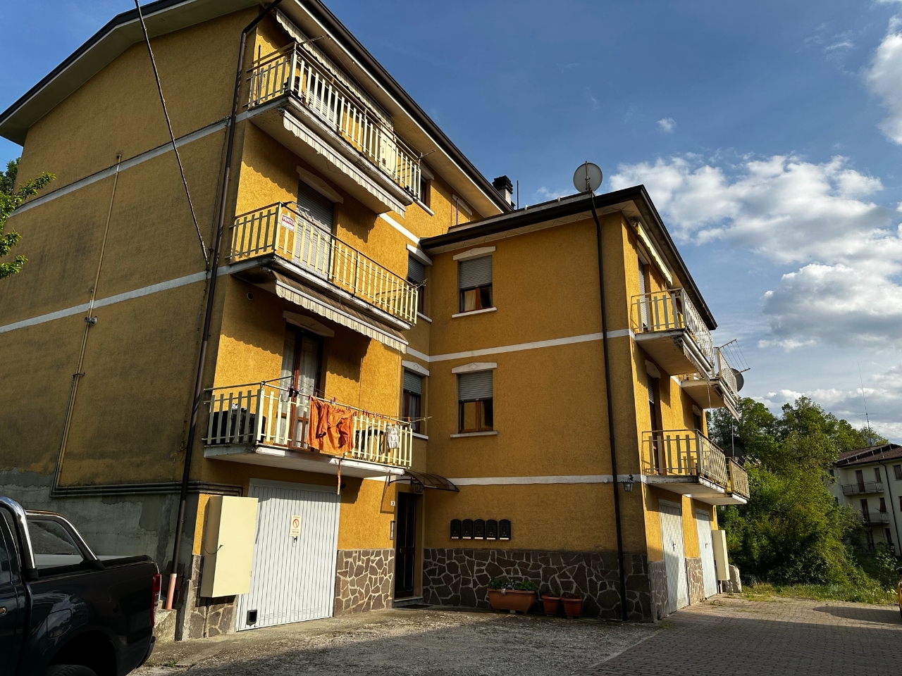 Trilocale in Via E. De Amicis, Bettola