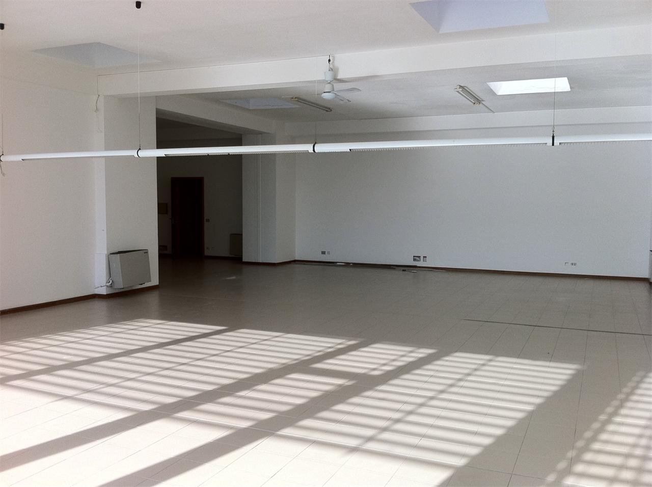 Ufficio in vendita a Pesaro