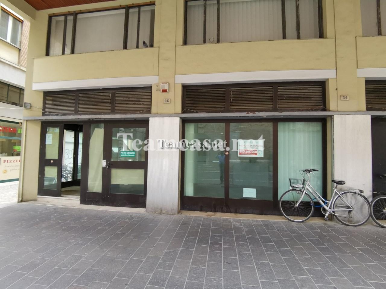 Negozio in vendita a Pesaro