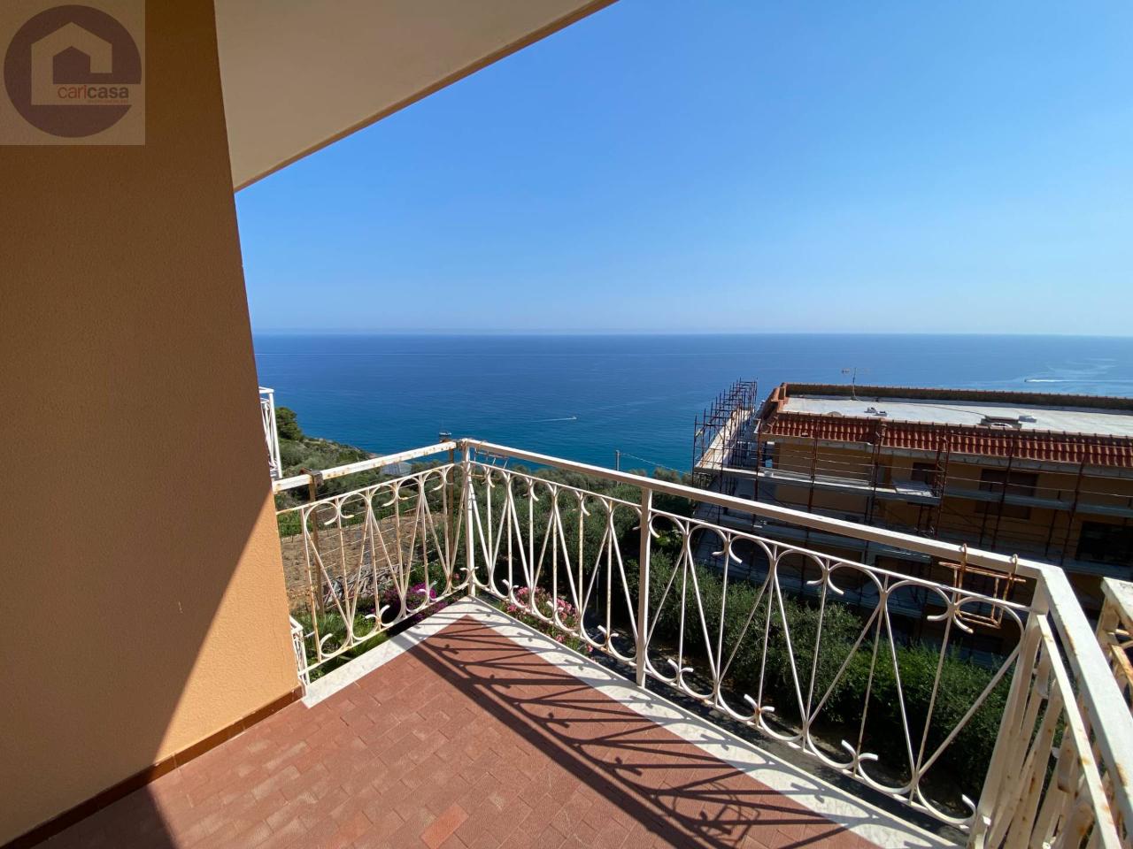 Appartamento in vendita a Cipressa