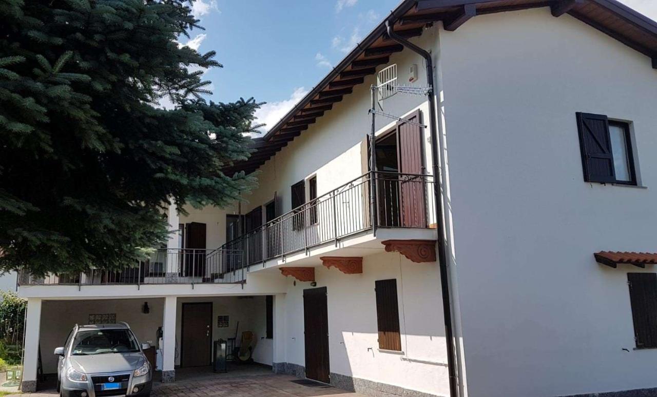 Villa bifamiliare in vendita a Ispra