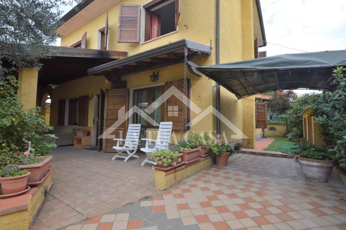 Villa in vendita a Camaiore