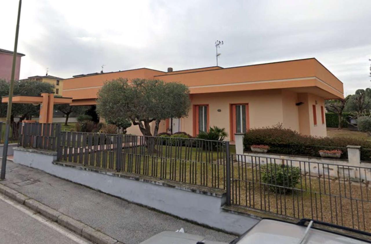 Villa unifamiliare in vendita a Desenzano Del Garda