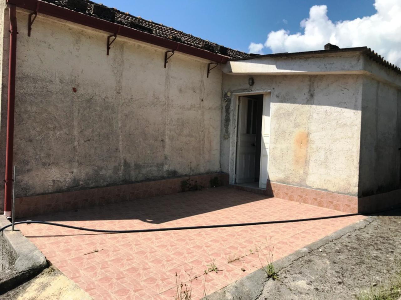 Rustico in vendita a Lustra