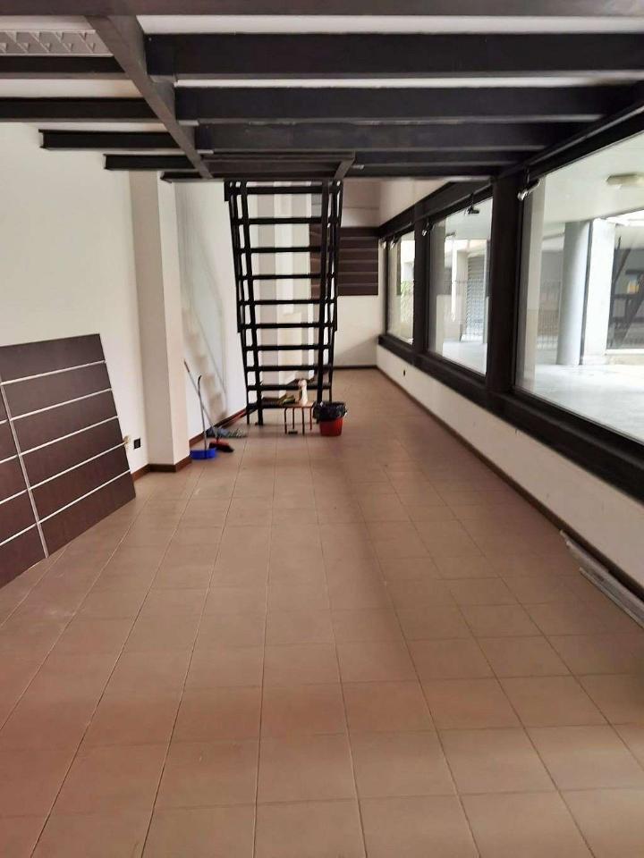 Negozio in affitto a Busto Arsizio