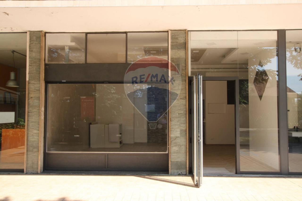Negozio in vendita a Garbagnate Milanese