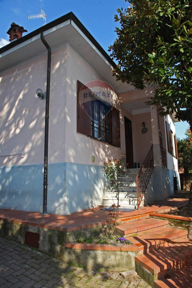 Villa in vendita a Saronno