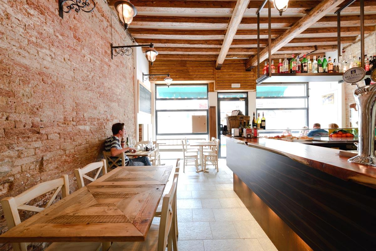 Esercizio commerciale in vendita a Bottanuco