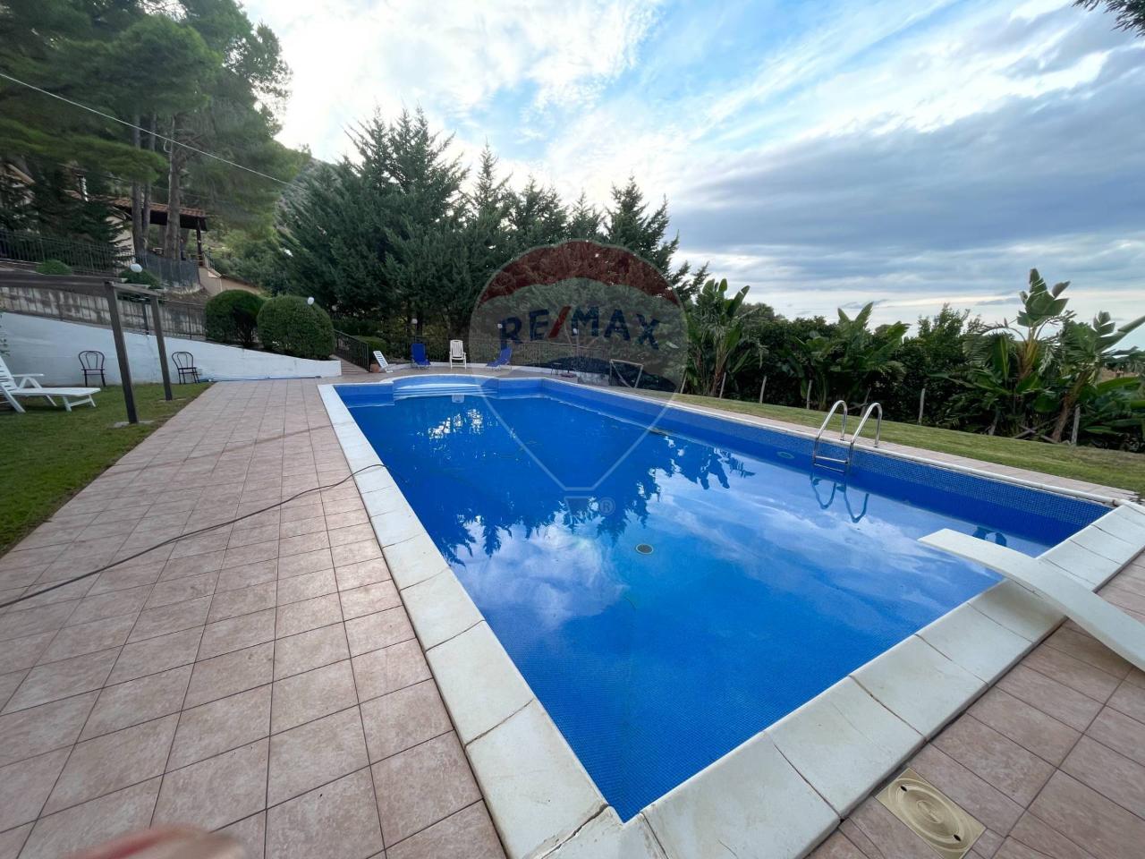 Villa in Contrada Favara Snc, Collesano