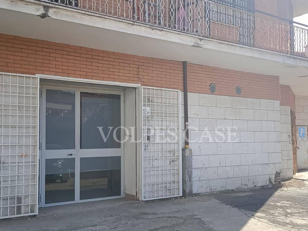 Negozio in affitto a Roma
