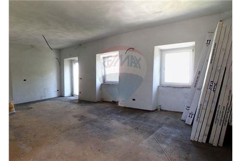 Casa indipendente in vendita a Borgo A Mozzano