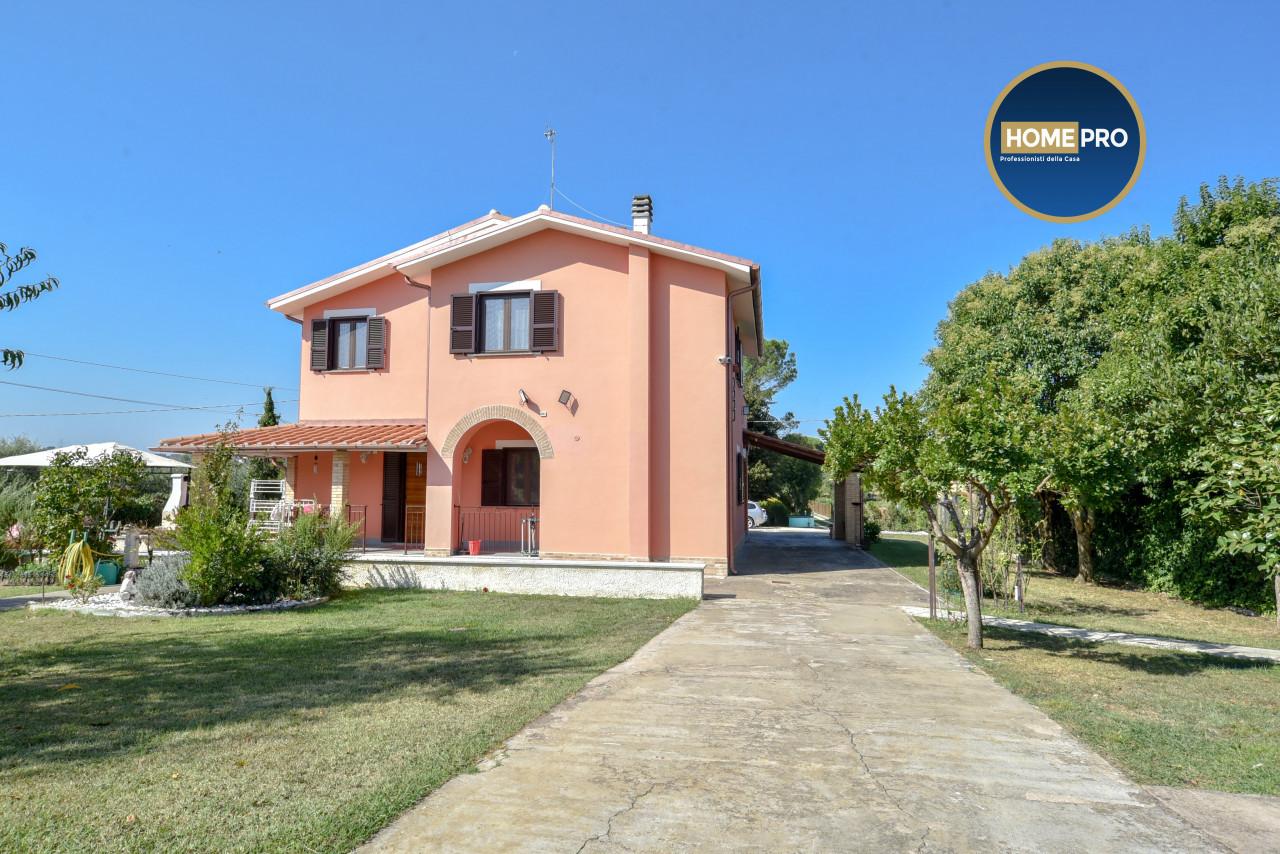 Villa in vendita a Palombara Sabina