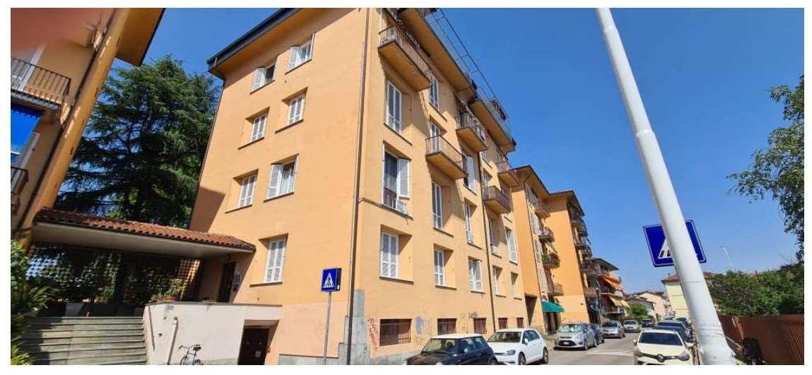 Locale commerciale in vendita a Pavia