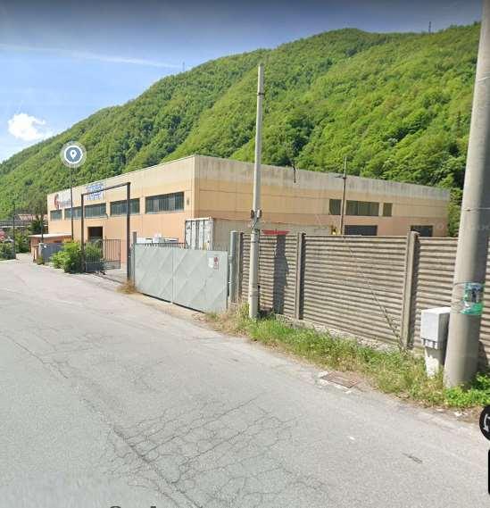 Capannone in vendita a Isola Del Cantone