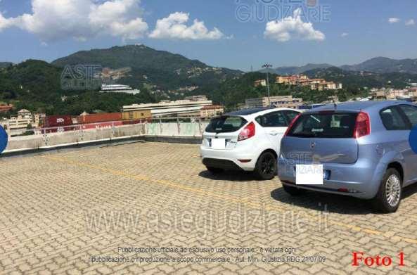 Locale commerciale in vendita a Genova