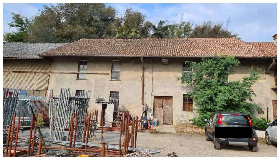 Capannone in vendita a Torre D'Isola