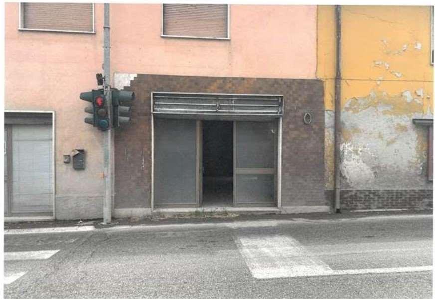 Negozio in vendita a Genivolta