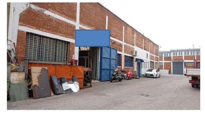 Capannone in vendita a Baranzate