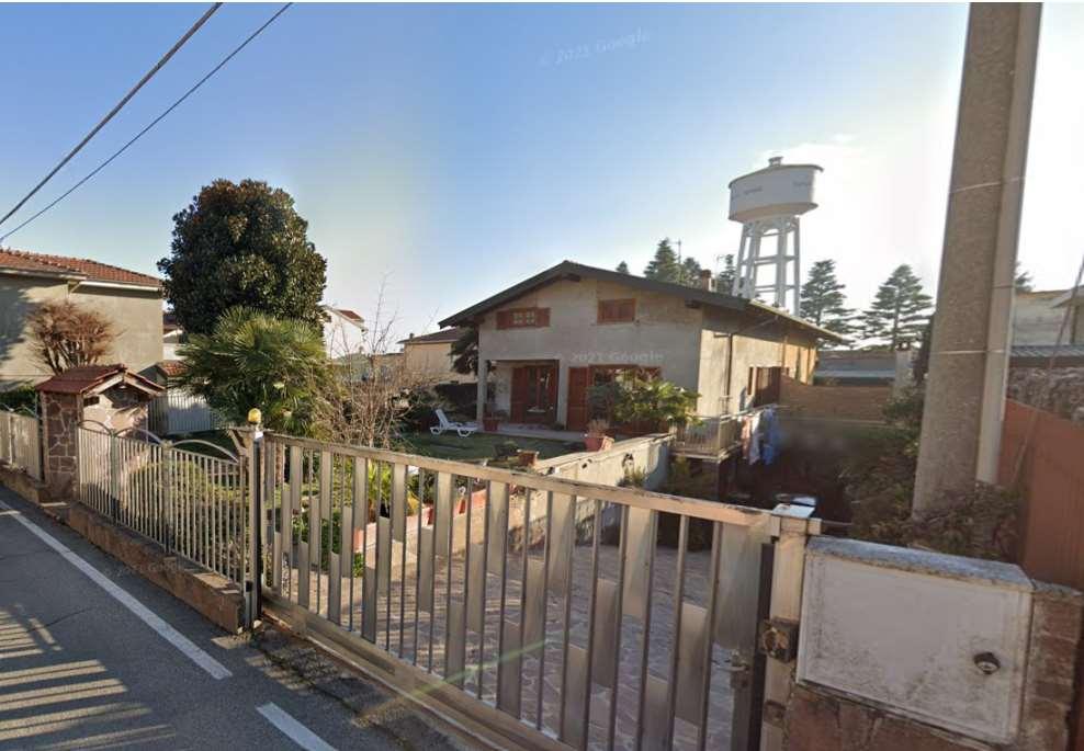 Villa a schiera in vendita a Ferno