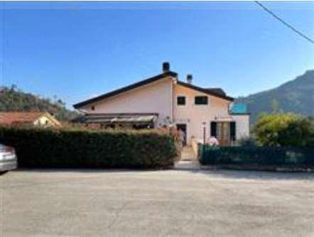 Appartamento in vendita a Follo