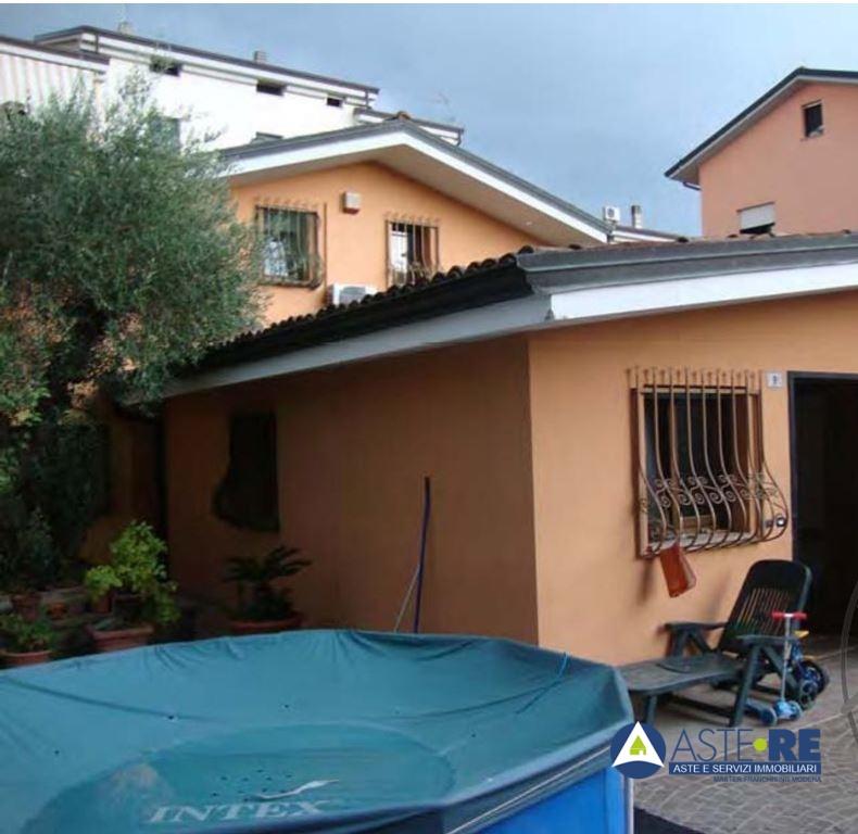 Magazzino in vendita a Bastiglia