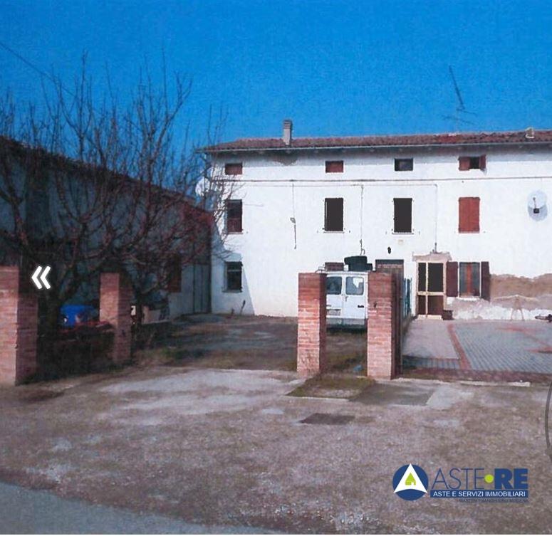 Rustico in vendita a San Felice Sul Panaro