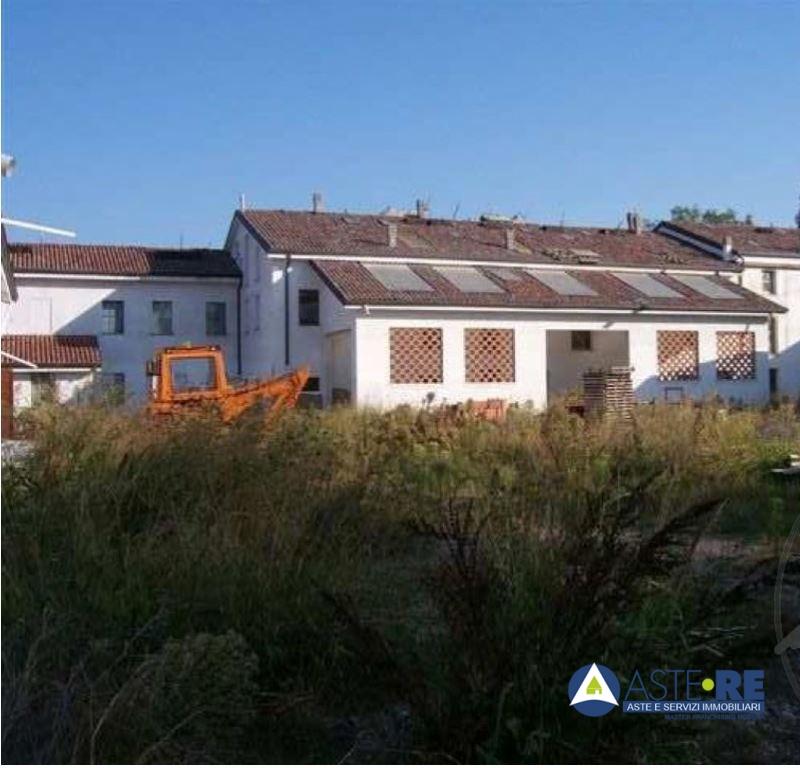 Villa in vendita a Novi Di Modena