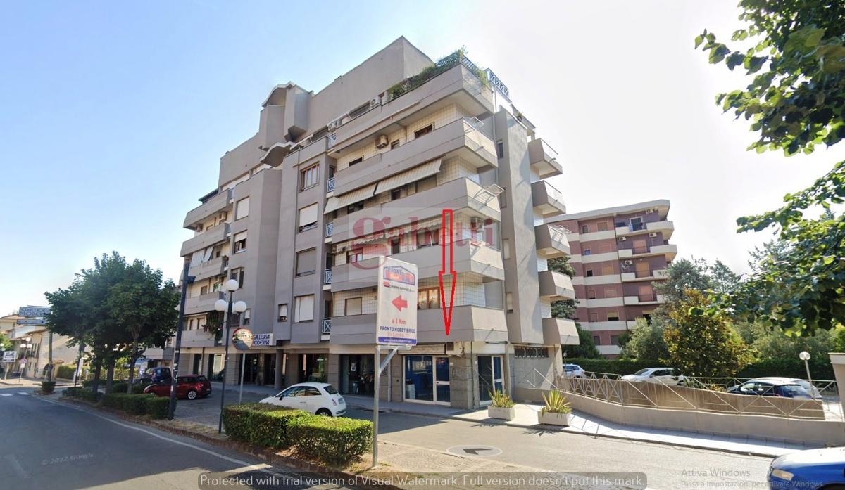 Negozio in affitto a Rende