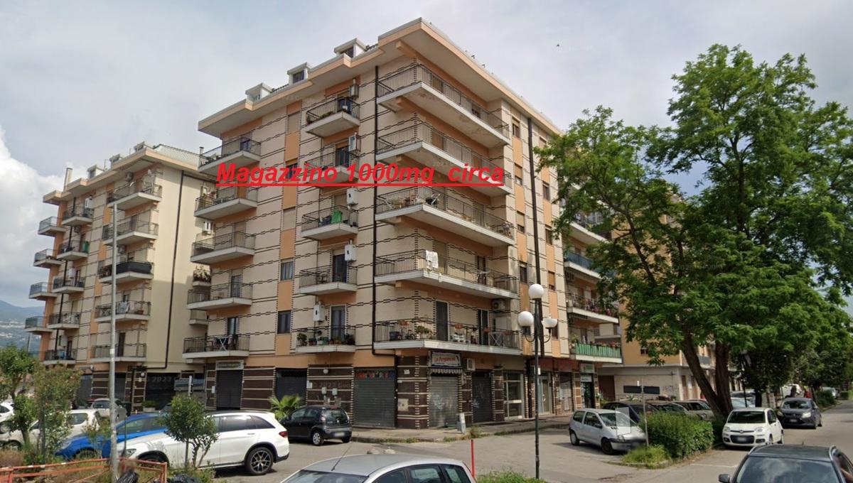 Magazzino in affitto a Rende