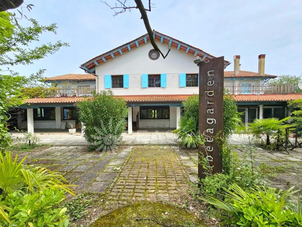 Locale commerciale in vendita a Jesolo