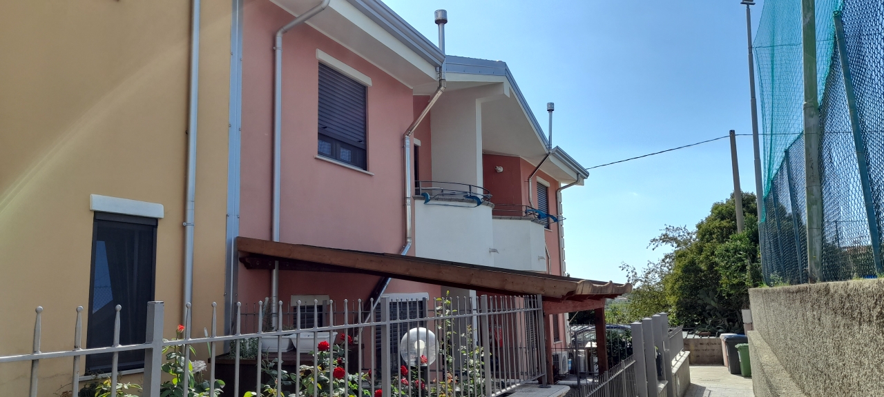 Villa quadrifamiliare in vendita a Sellia Marina